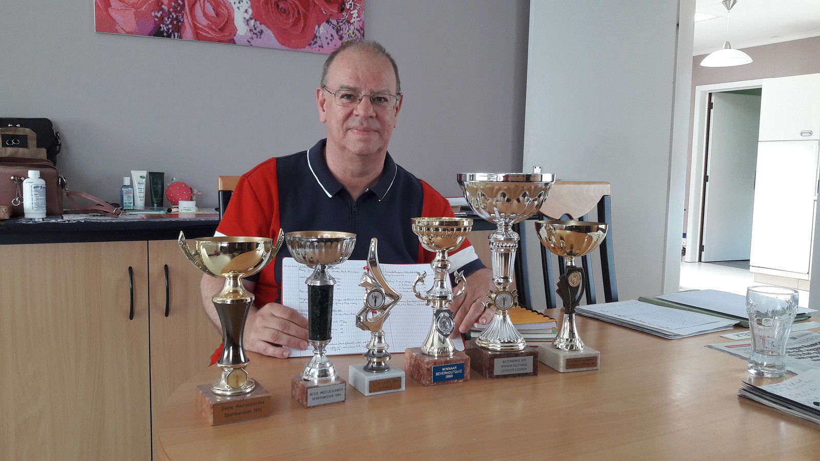 Luc (57) maakt zich op voor 1.500ste quiz in zijn leven: “Soms zie je ...