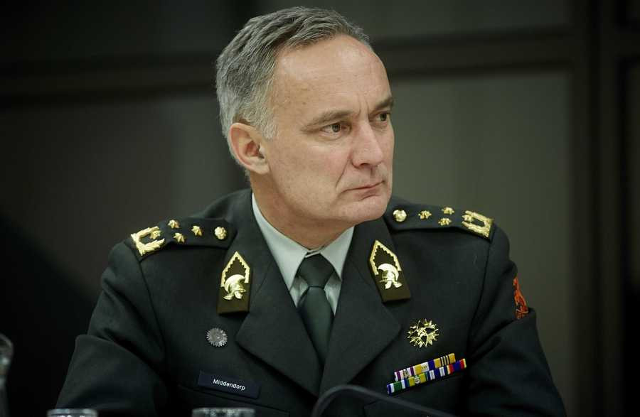 PvdA-fractie steunt aankoop JSF na debat van 12 uur | Foto | AD.nl