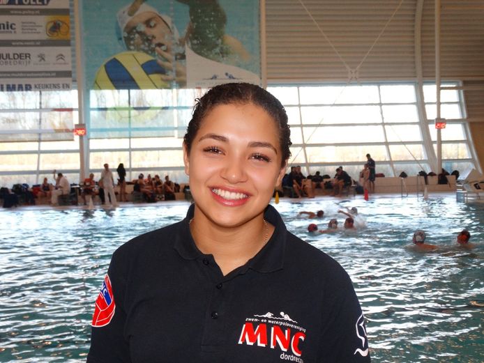 MNC-waterpoloster Merle Renfurm: ‘De helft van de Surinamers kan niet ...