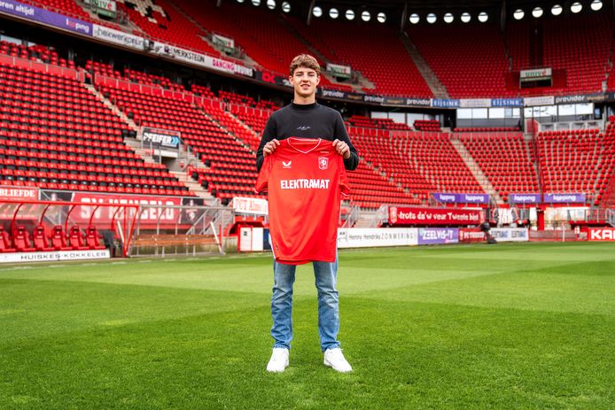 FC Twente weet felbegeerd toptalent (16) uit Vriezenveen uit handen te houden van topclubs | FC ...