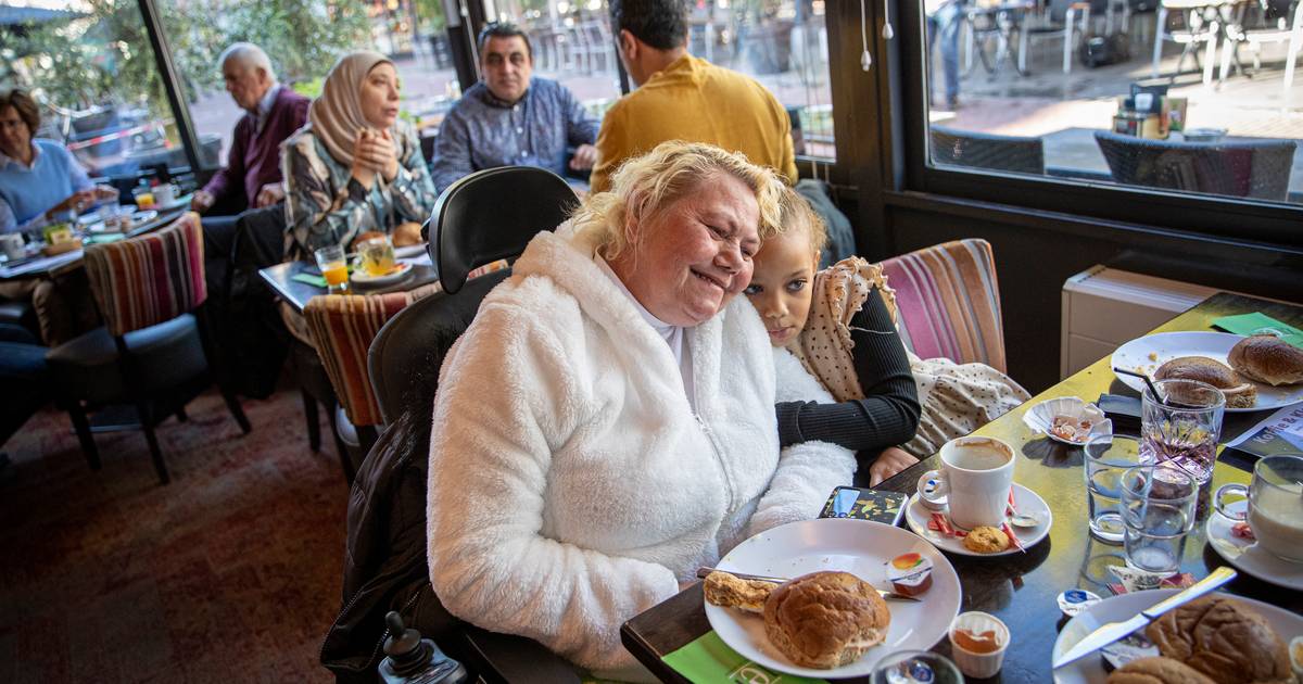 Gratis ontbijt op de Markt in Helmond: ‘Voornaamste doel om met anderen ...