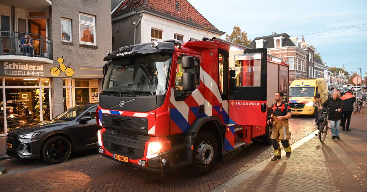 Man met brandwonden naar ziekenhuis gebracht na brand in bovenwoning in ...