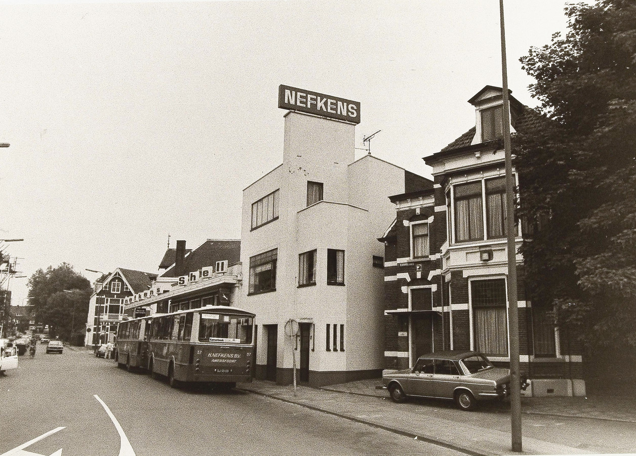 De blauwe bussen van Nefkens domineerden lang het Amersfoortse ...