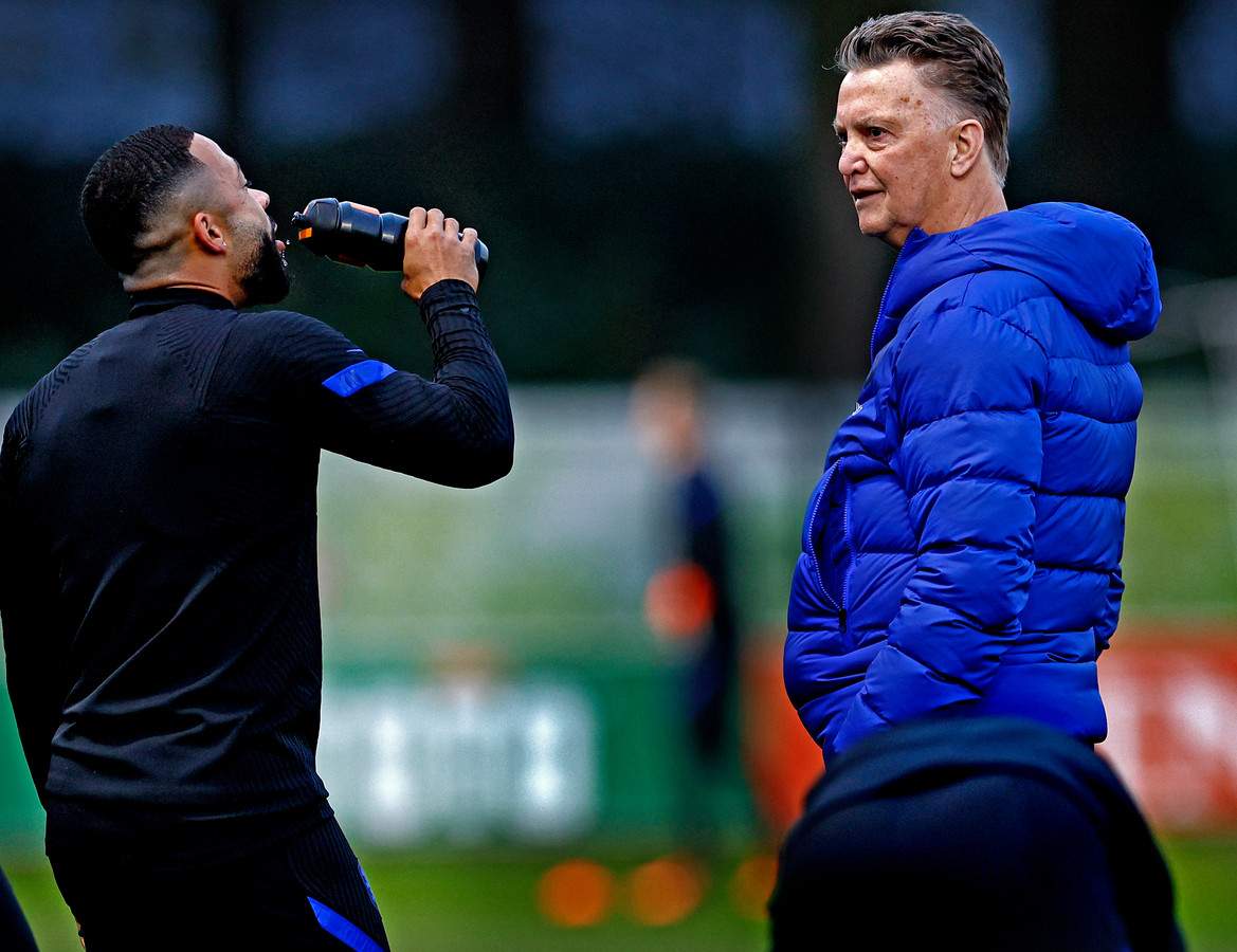 Memphis Depay brengt vlak voor WK rapnummer uit met verdachte Quincy ...