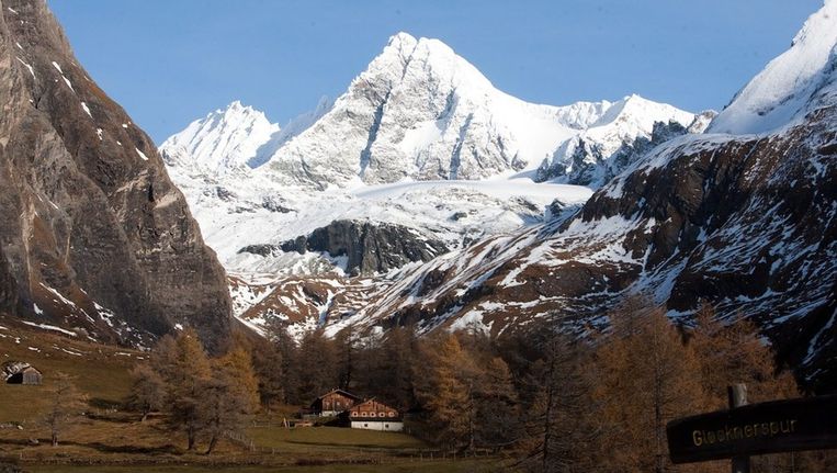Nederlander overleeft val van 30 meter in Oostenrijks ravijn