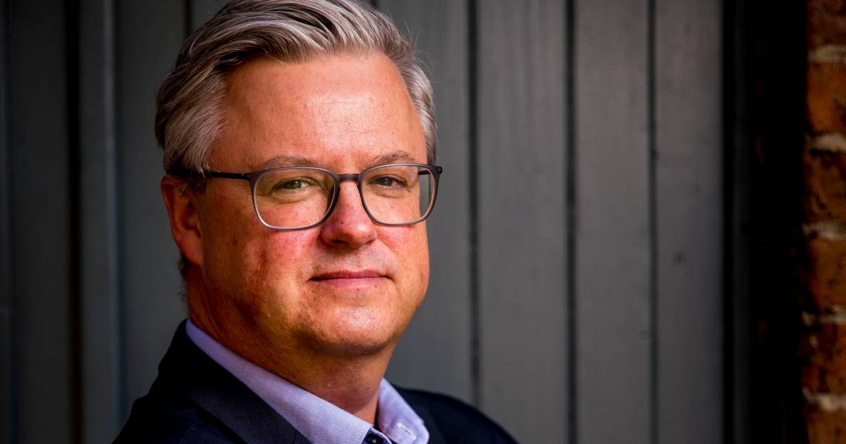 Politiek expert Carl Devos: “We moeten naar minder en grotere partijen ...