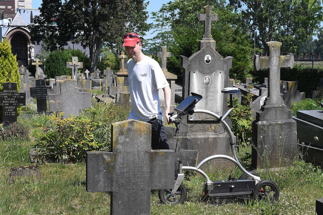 Speuren naar Romeinse schatten in Cuijk zonder de grond om te woelen ...