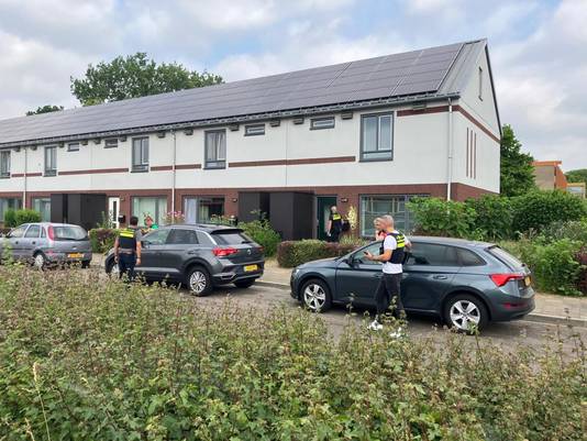 LIVE | Politie schiet op auto die uit garage Nijmegen vlucht ...