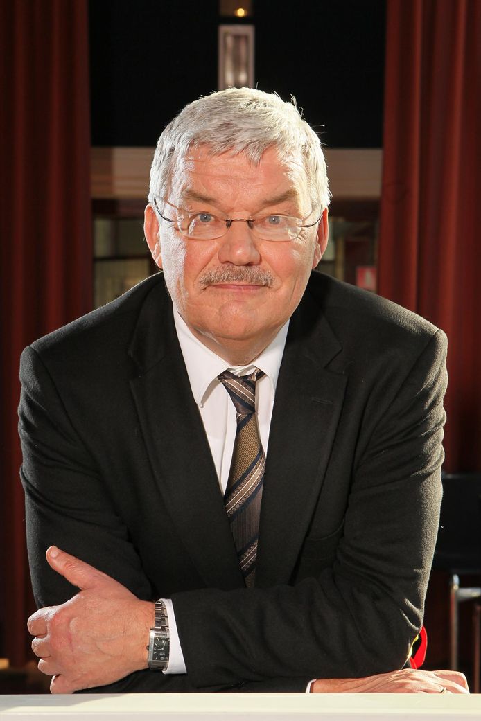 Aarschotse burgemeester André Peeters en Gwendolyn Rutten in clinch ...