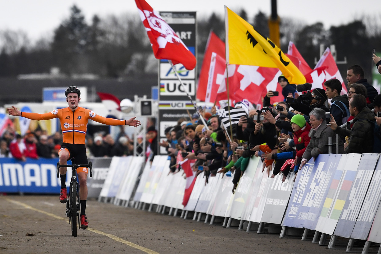 Veldrijder Ryan Kamp (20) wereldkampioen bij beloften | De Volkskrant