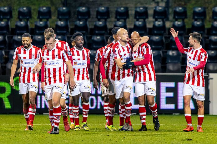 TOP Oss begint tweede seizoenshelft met smalle selectie: ‘We zaten net ...
