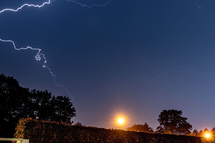 IN BEELD. Natuurfotograaf vangt de bliksem met lens: “Vooral een ...