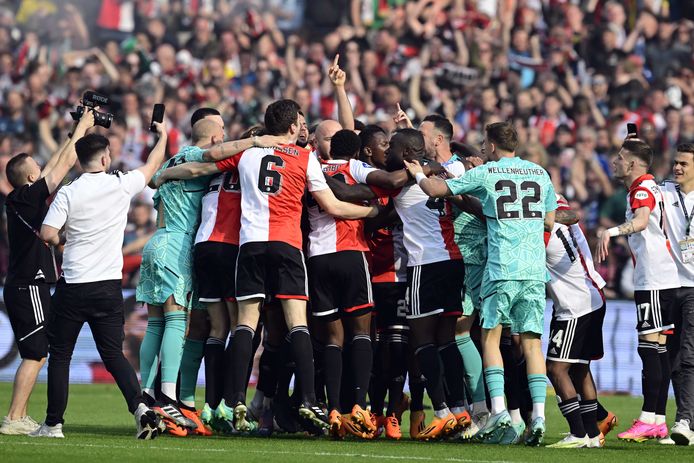 Feyenoord décroche un 16e titre de champion des Pays-Bas | Football ...