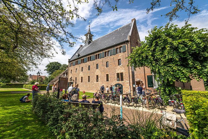 Ooit was gehucht Windesheim het middelpunt van kerkelijk Europa, maar ...