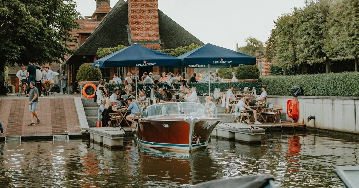 Met een plezierbootje naar zomerbar: Zuiders terras Gulden Spoor aan jachthaven keert terug ...