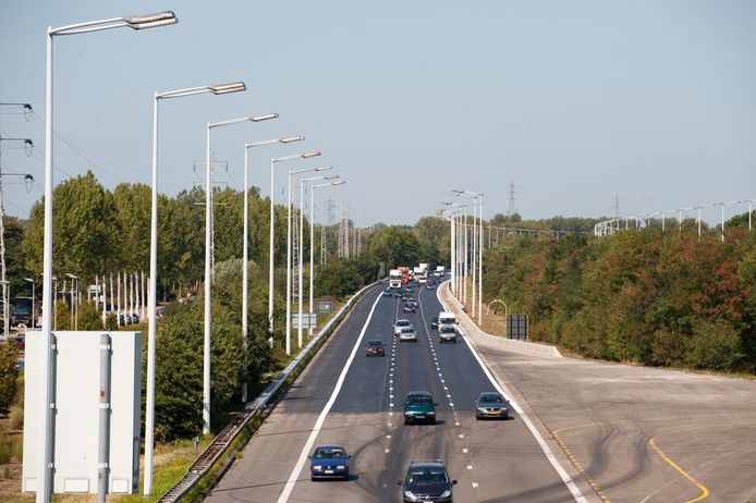 Ongeval op E19 ter hoogte van Rumst richting Antwerpen: linkerrijstrook ...