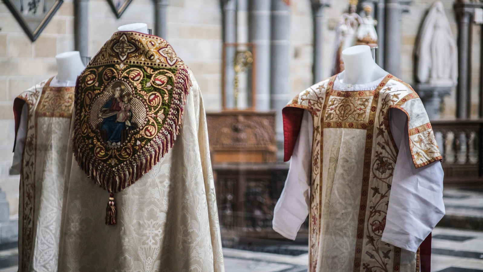 Vrijwilligers werken jarenlang aan inventaris religieus erfgoed Sint ...