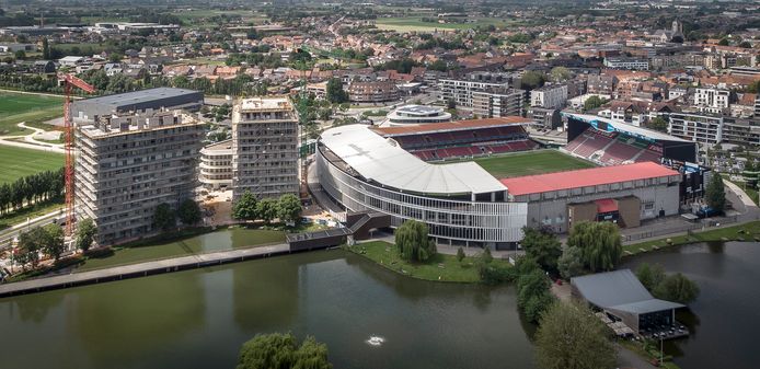 Ruwbouw van twee Waterfront-woontorens klaar: “Waregem heeft nieuwe ...