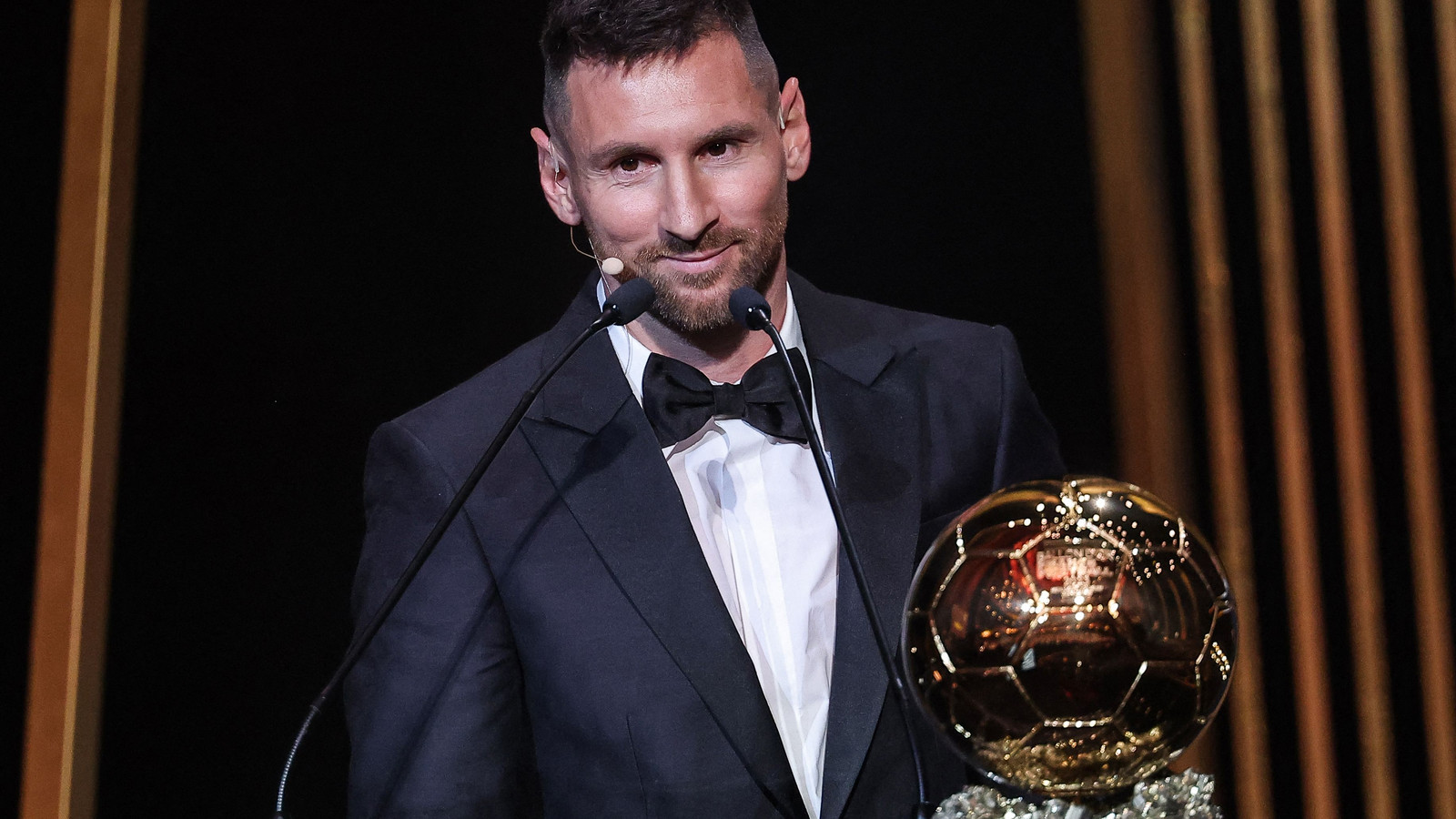 Lionel Messi stelt record scherper met achtste Gouden Bal: ‘Ik wil nog ...