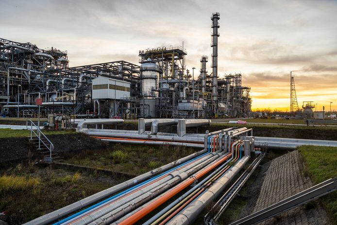 Technisch incident bij Shell Moerdijk loopt met sisser af | Moerdijk ...