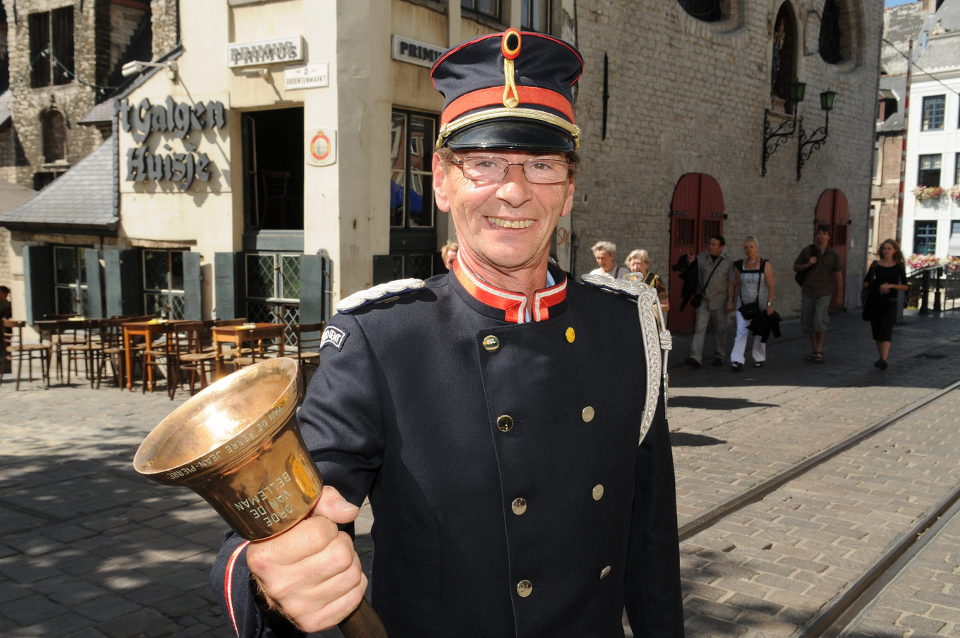 Overleden belleman Jempi krijgt eerbetoon in Gentse Feesten | Foto | pzc.nl Overleden belleman Jempi krijgt eerbetoon in Gentse Feesten | Foto | pzc.nl