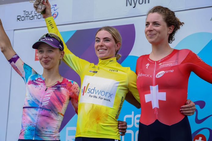 Demi Vollering schrijft ook Ronde van Romandië op haar naam ...