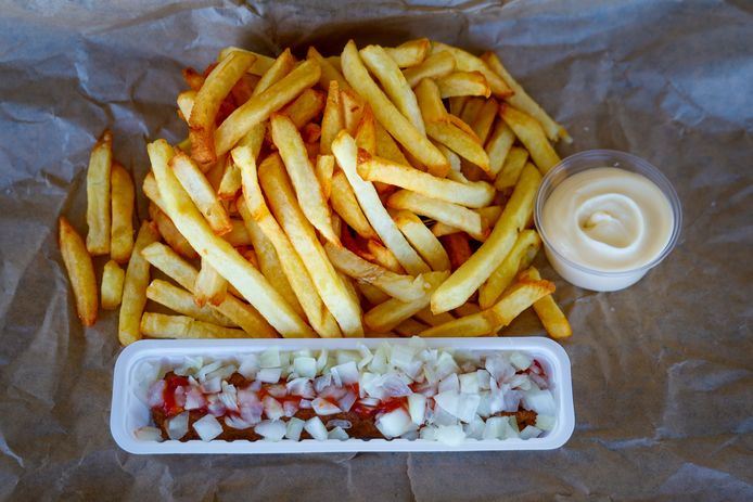 10 op 10! Luc Bellings vindt het perfecte pakje friet met mayo en ...