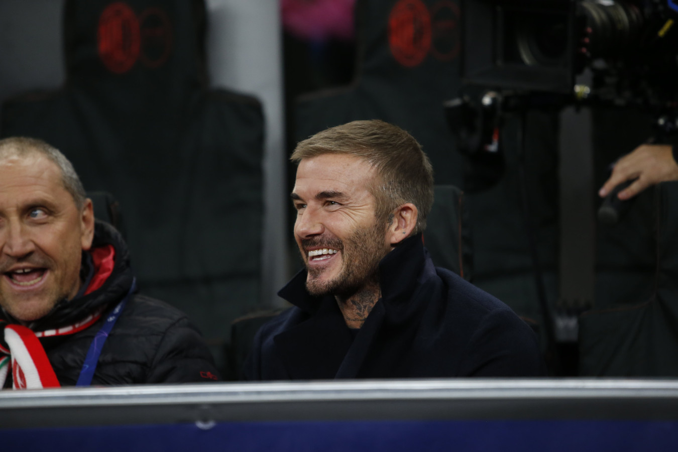 Van Beckham tot Noel Gallagher: sterrenparade voor AC Milan-PSG in San ...
