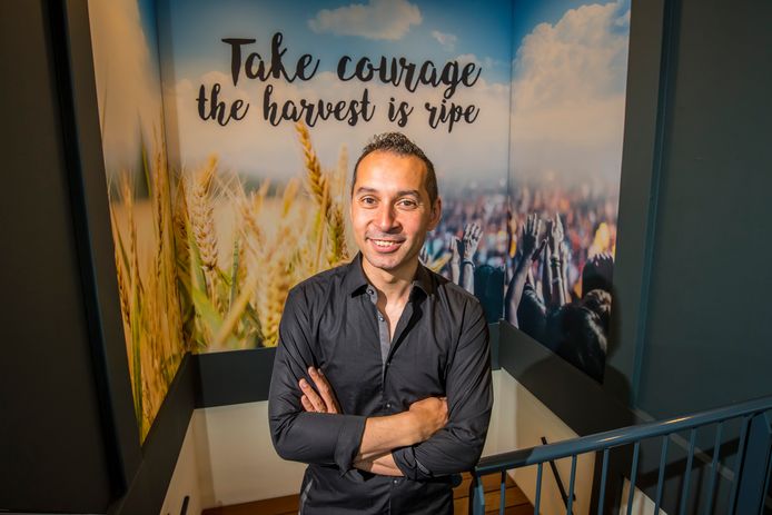 Christian Tan opent nieuwe kerk in Enschede: ‘Meer Jezus in meer ...