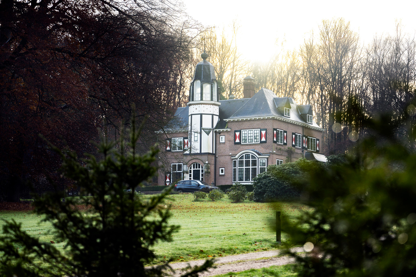 Rijke en omstreden John Deuss zet kasteel op Berg en Dals landgoed te ...