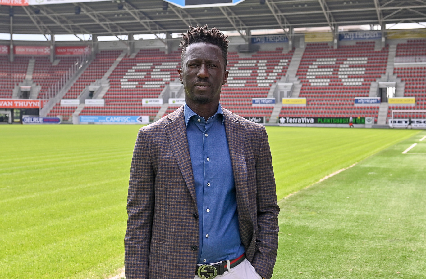 Mbaye Leye, nouvel entraîneur de Zulte Waregem: “Ramener la stabilité ... Mbaye Leye, nouvel entraîneur de Zulte Waregem: “Ramener la stabilité ...