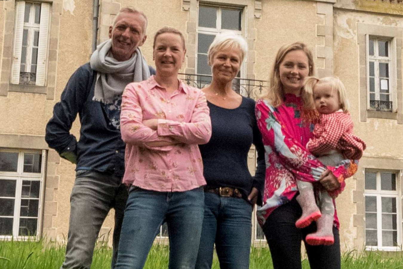 “Terwijl ik wachtte op de ambulance, belden zij de cameraploeg”: ex ...