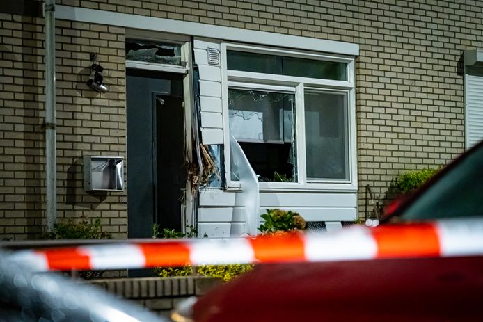 Explosie bij woning in Rotterdam-IJsselmonde: ‘Gelukkig zijn de ...