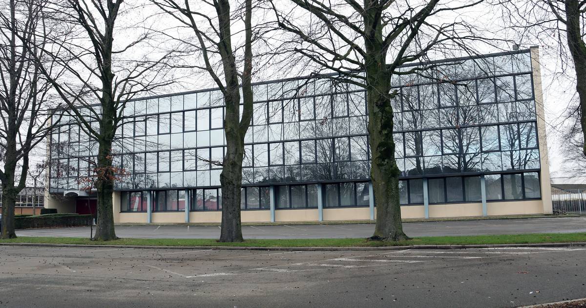 Hoofdcommissariaat politie Neteland verhuist tijdelijk naar ...