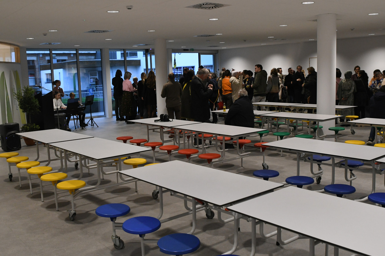 Refter en sporthal basisschool Beverbos officieel ingehuldigd | Foto ...