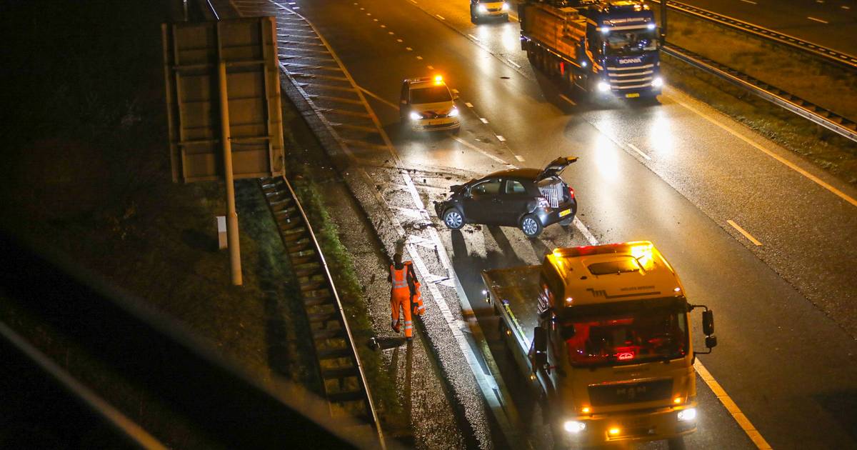 Code oranje door gladheid: veel ongelukken en files | Binnenland | gelderlander.nl