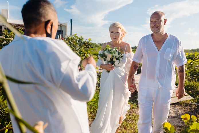 Dominique Persoone en Fabienne hernieuwden hun huwelijksgeloften in ...