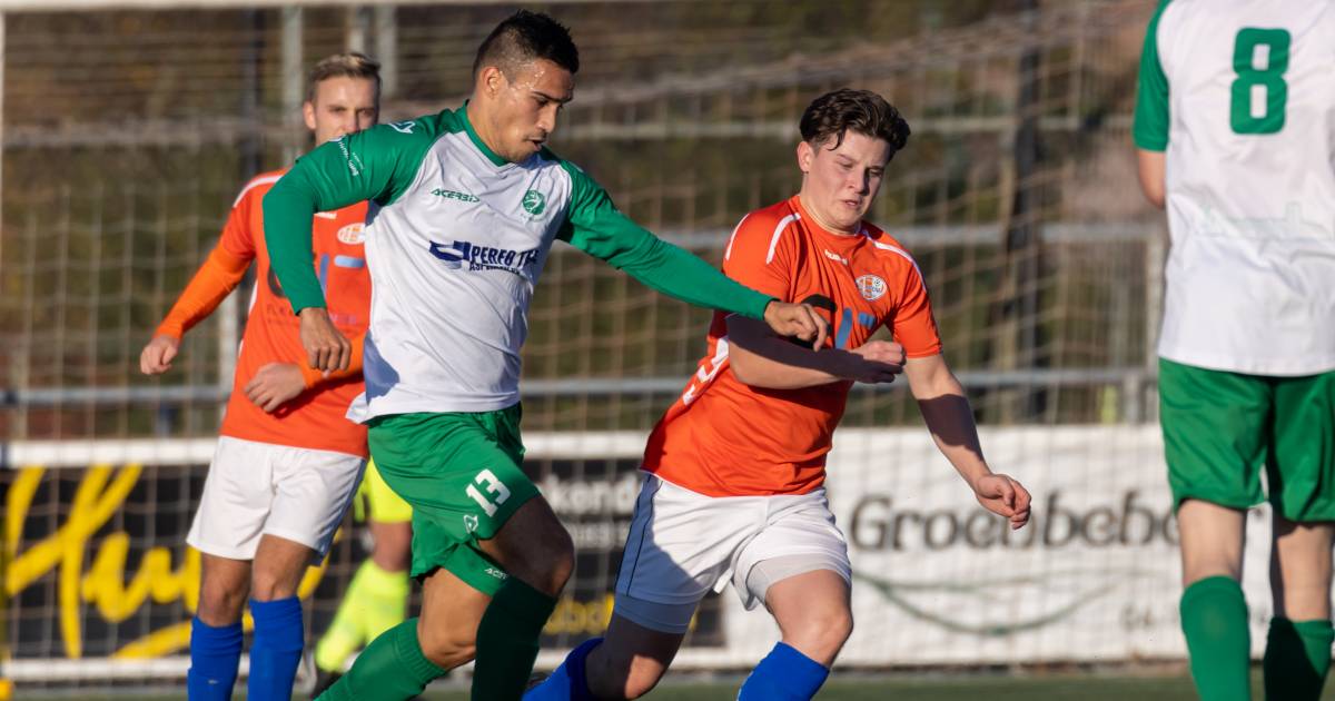 Trainer Altena kritisch na derbyverlies: ‘Supporters? Er staan alleen ...