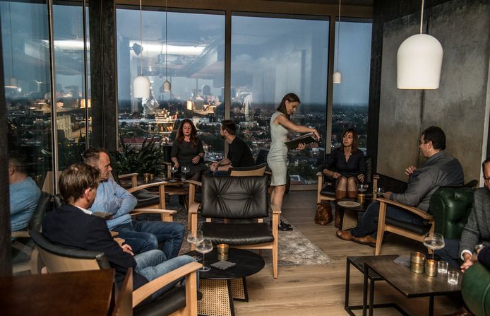 Tafelen op 72 meter hoogte: Alex Verhoeven ziet met opening restaurant ...