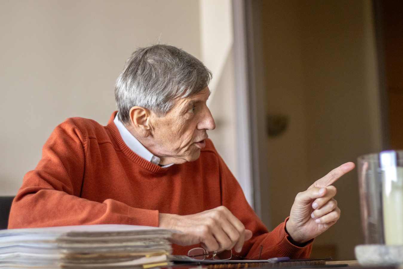 Net als oorlogsfilm ‘WIL’... Ex-agent belicht dubbele rol van politie ...