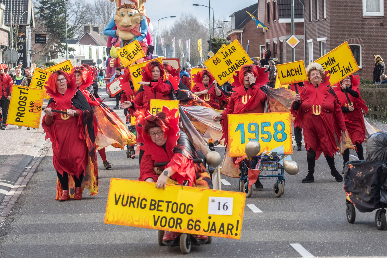 Bonenpikkerslaand maakt beestenboel van 66ste jubileum | Foto | bndestem.nl