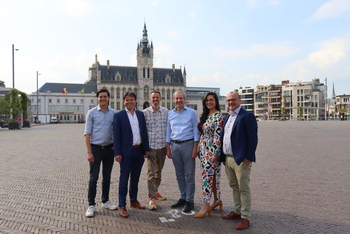 Brochure geeft overzicht van 10 jaar N-VA bestuur in Sint-Niklaas: “Plannen bijsturen toont onze ...