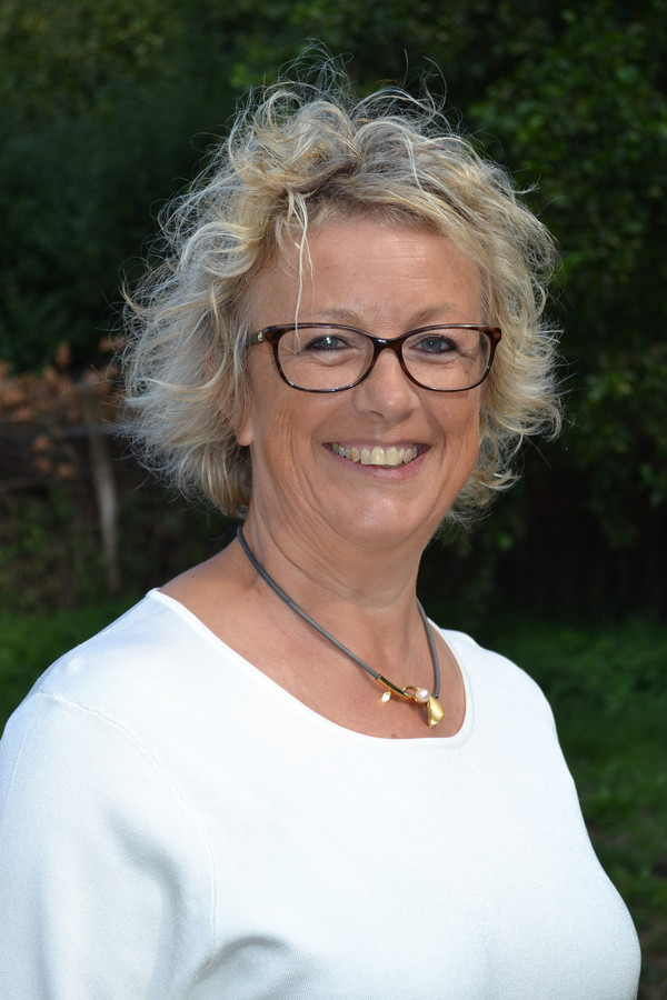 De ‘silent killer’: Rolande (57) heeft eierstokkanker. Prof: “Bij 75 ...