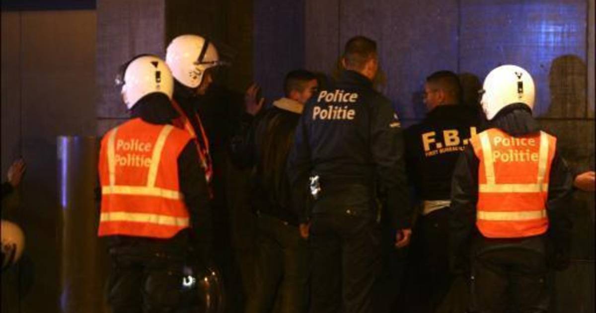 Noord-Afrikaanse jongeren roepen op tot rellen | Binnenland | hln.be