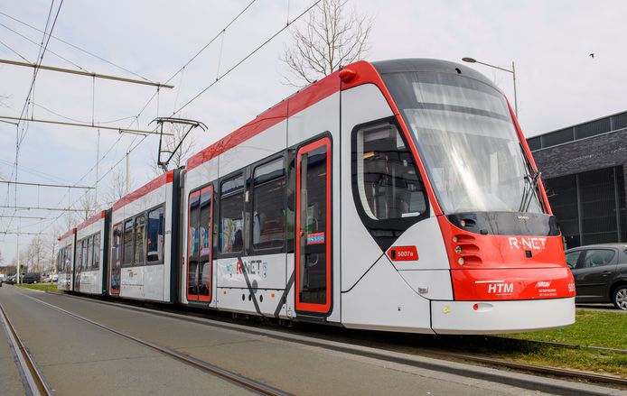 HTM tram 5007 is eerste voertuig met ander kleurtje: fris wit-rood moet ...