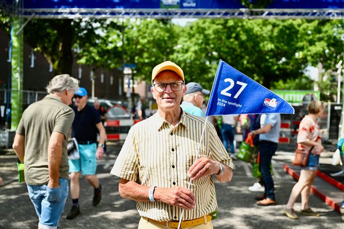Willie Heij (81) gaat op voor zijn 64ste Vierdaagse en loopt voor het ...