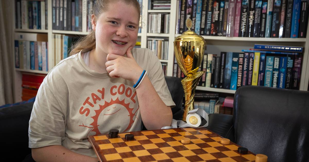 Fleur (16) is voor de tweede keer Europees kampioen dammen, nu wil ze ...
