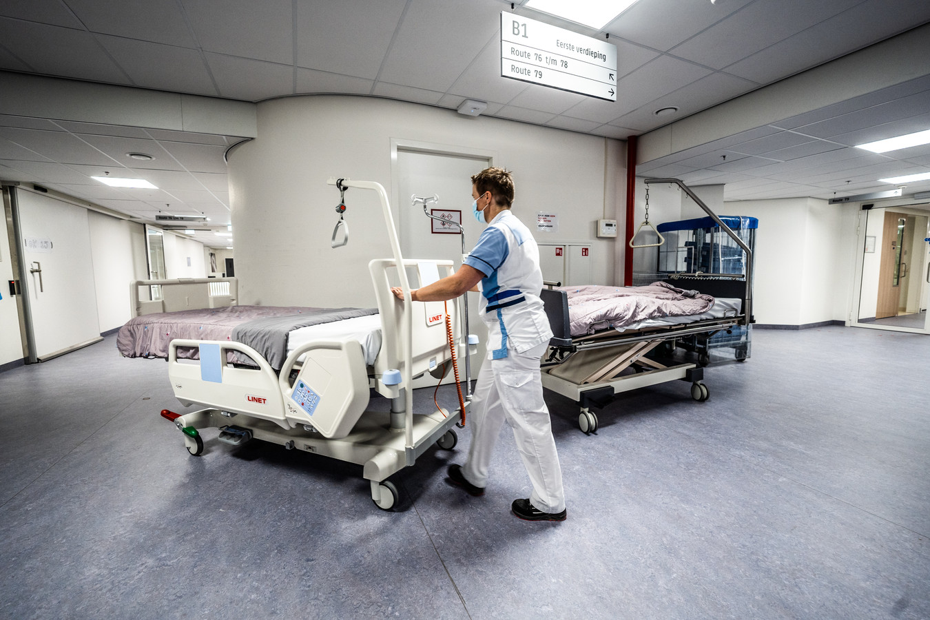 Ziekenhuis Rijnstate in Arnhem biedt hulp aan gewonde Oekraïners | Foto ...