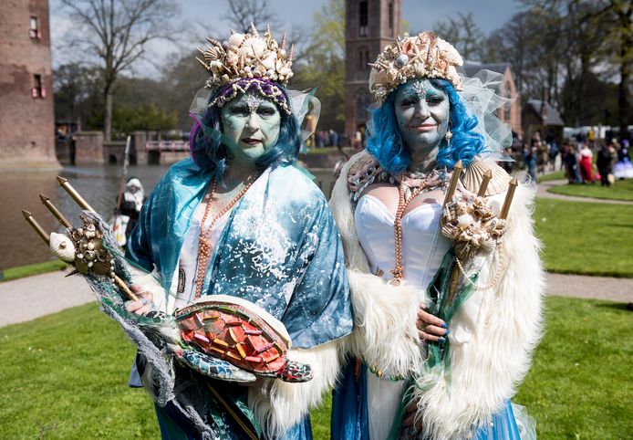 Honderden mensen verkleed naar Haarzuilens: Elfia strijkt tóch weer ...