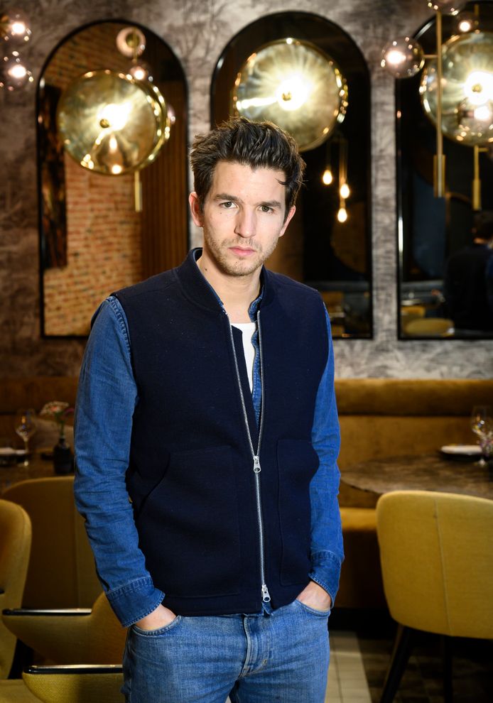 Matteo Simoni & Louis Talpe spelen wielrenners in 'The Racer' | De ...